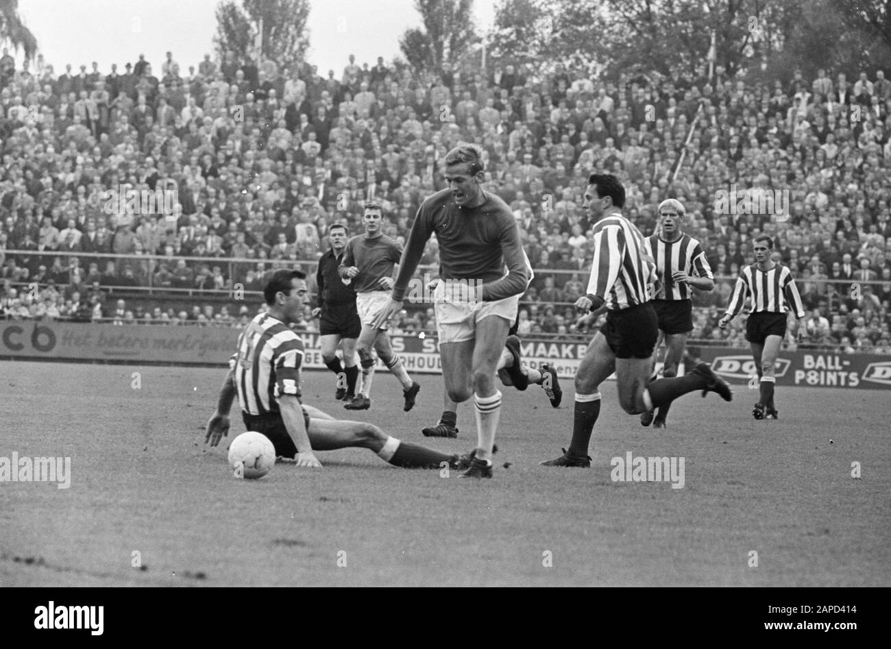 Ajax spieler klaas nuninga -Fotos und -Bildmaterial in hoher Auflösung ...