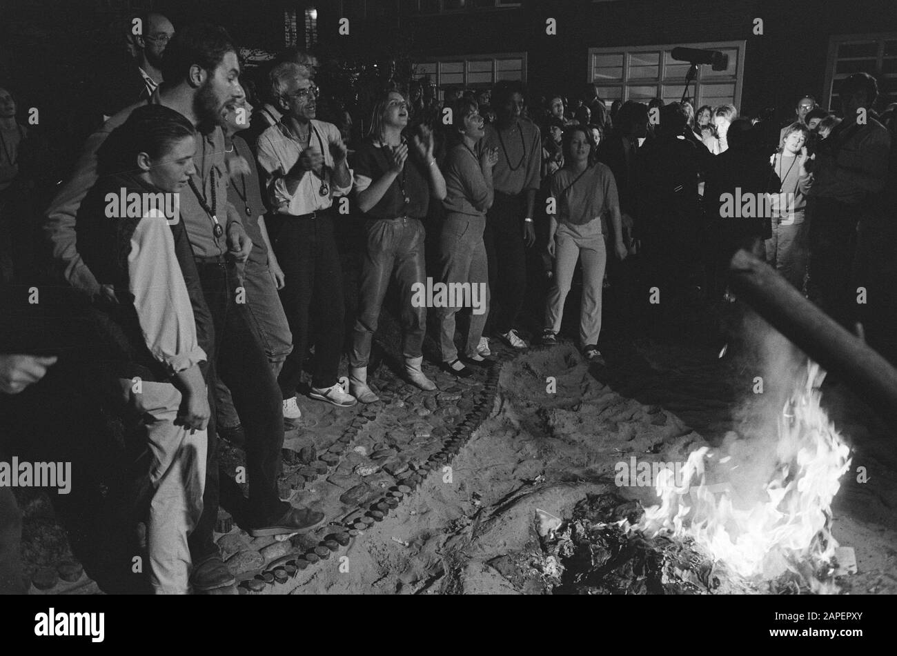 Bhagwan bewegung -Fotos und -Bildmaterial in hoher Auflösung – Alamy