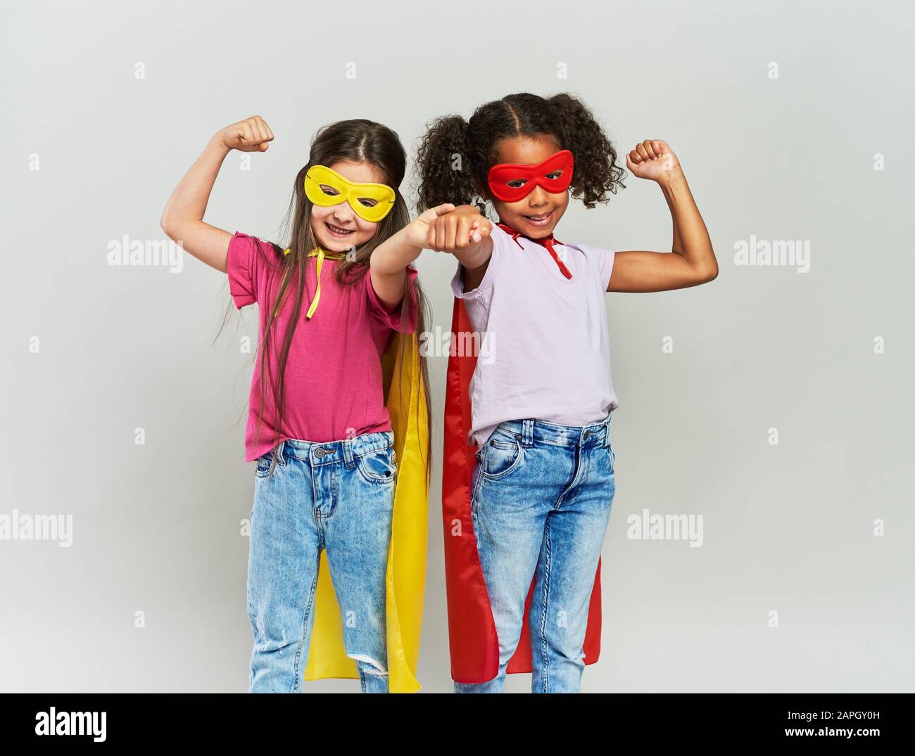 Helden kinder -Fotos und -Bildmaterial in hoher Auflösung – Alamy