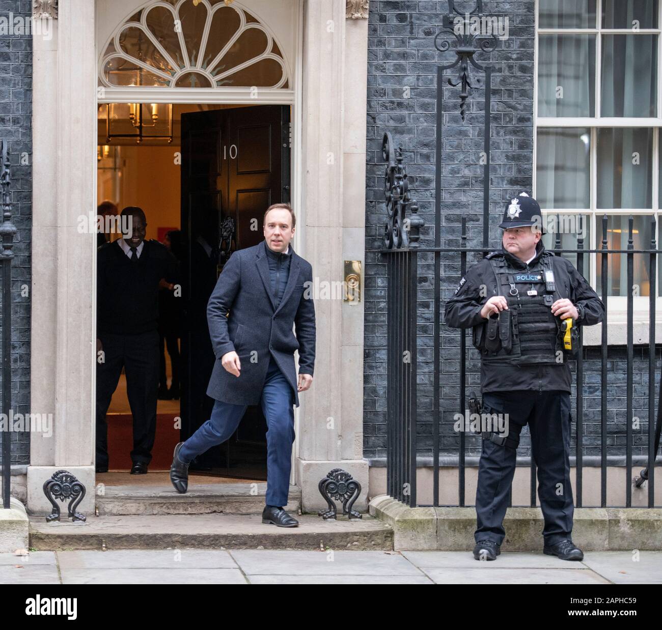 10 downing street door open -Fotos und -Bildmaterial in hoher Auflösung ...
