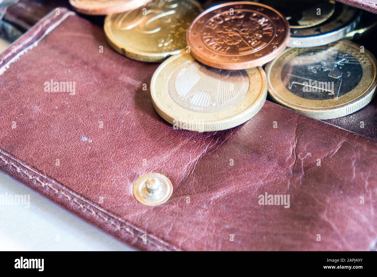 Old age poverty -Fotos und -Bildmaterial in hoher Auflösung – Alamy