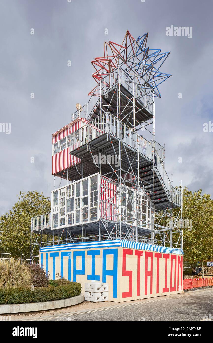 Schräglage des Utopia Station-Turms. Festival of Creative Urban Living ...