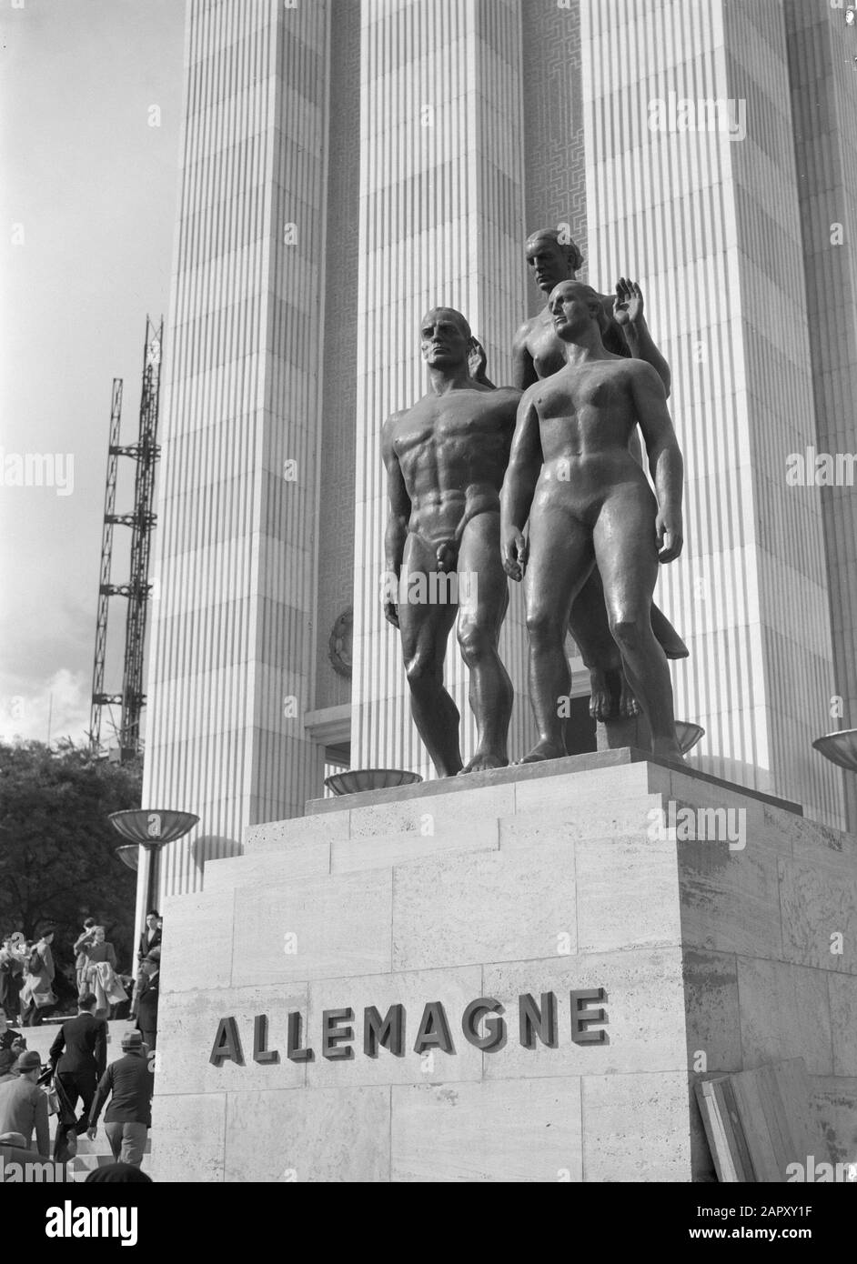 Deutscher pavillon paris -Fotos und -Bildmaterial in hoher Auflösung ...