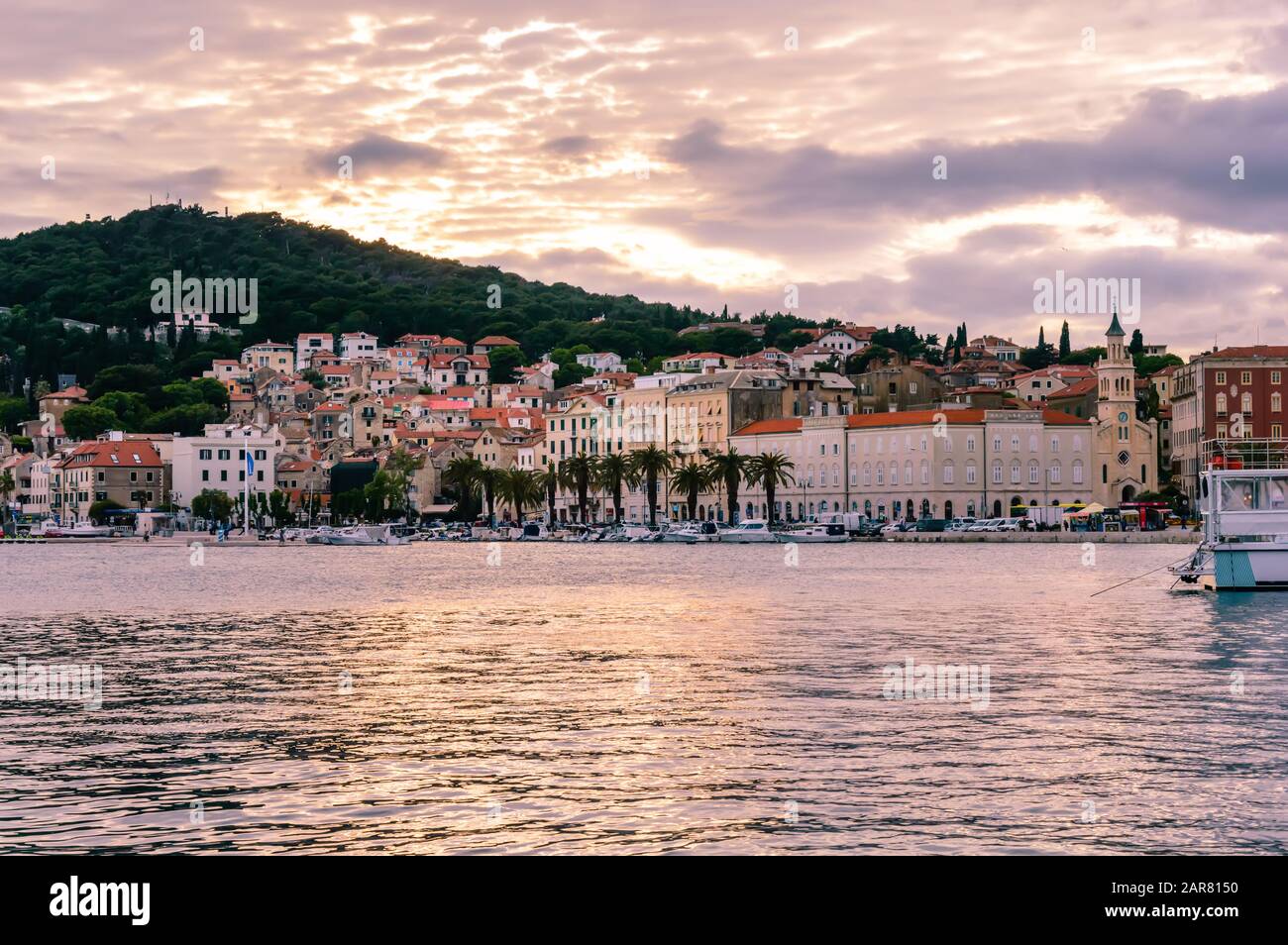 Split riva promenade abend -Fotos und -Bildmaterial in hoher Auflösung ...
