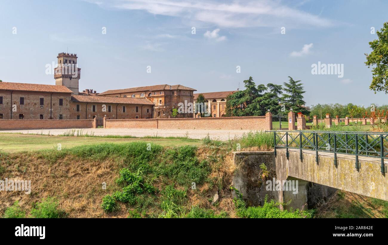 Schloss Chignolo Po, Castello di Chignolo Po ist eine uralte Festung ...
