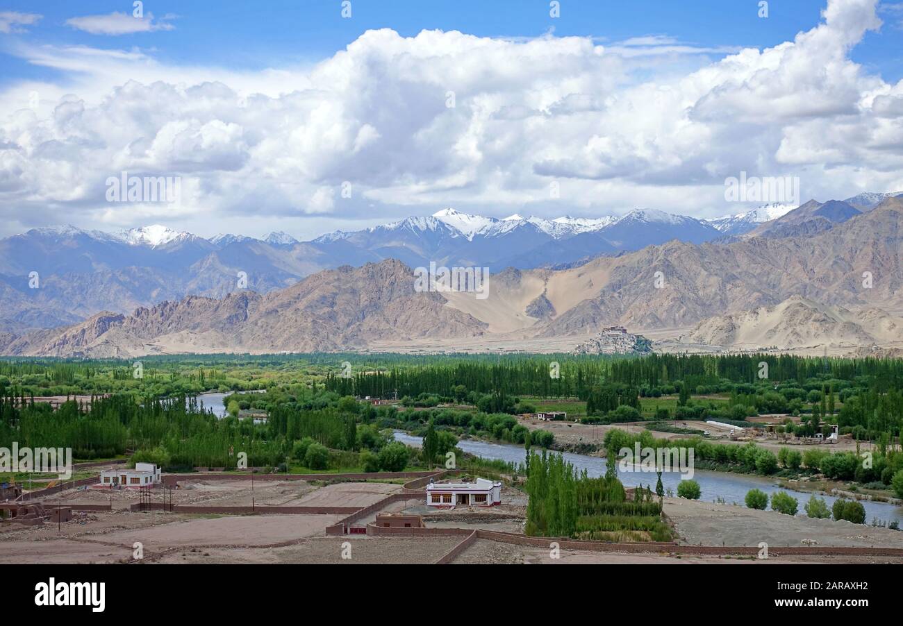 Indus fluss im winter -Fotos und -Bildmaterial in hoher Auflösung – Alamy