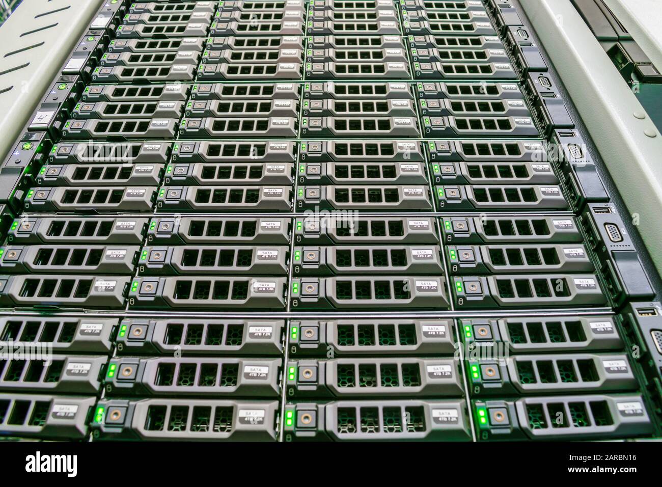 Der Festplattenspeicher befindet sich im Serverraum. Serverfarm ...