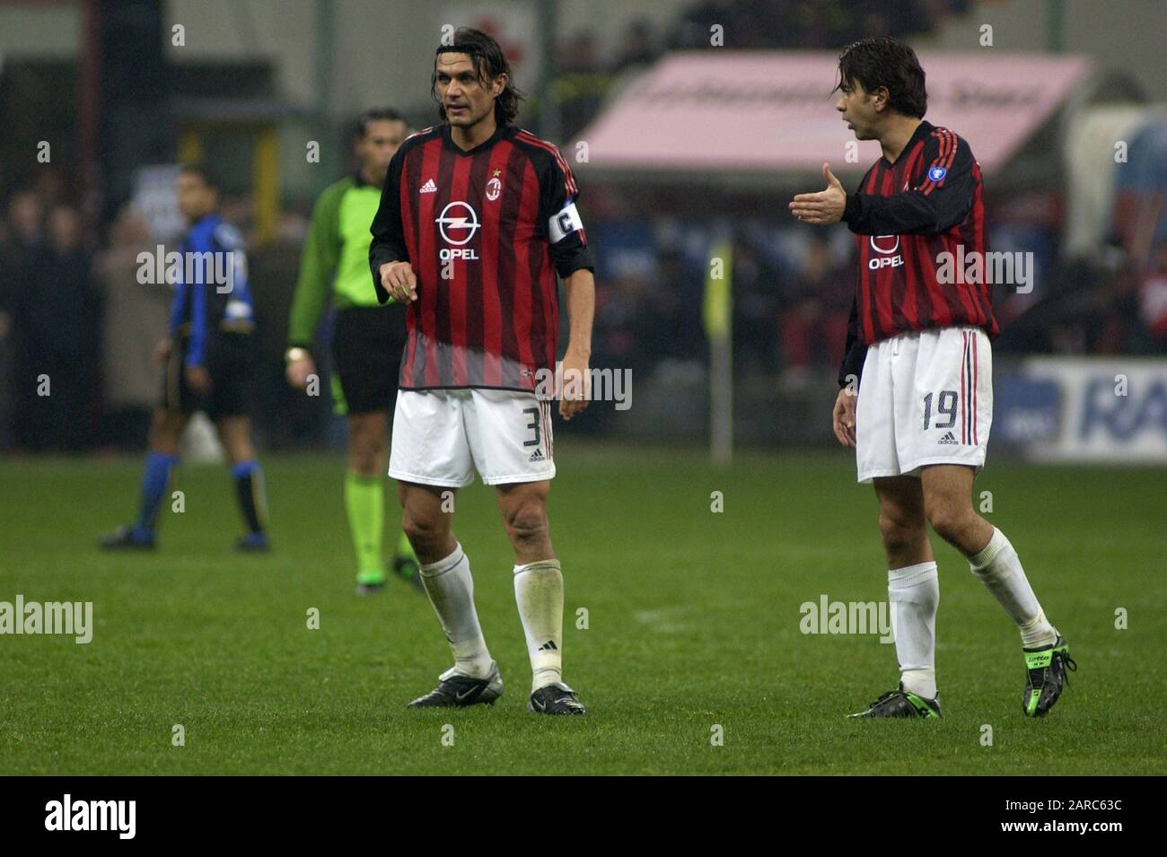Paolo maldini italy ac milan -Fotos und -Bildmaterial in hoher ...