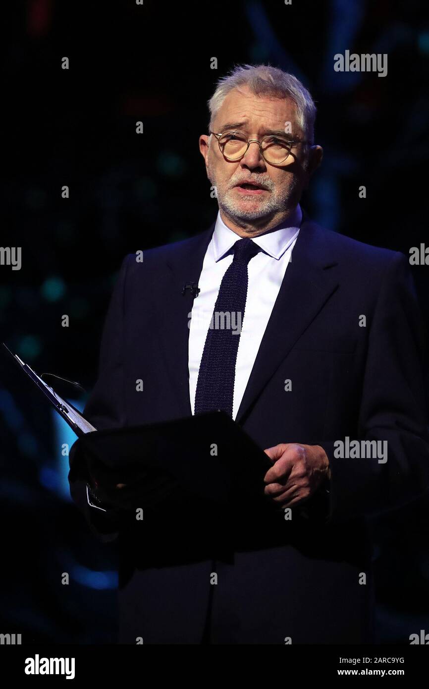 Schauspieler martin shaw -Fotos und -Bildmaterial in hoher Auflösung ...