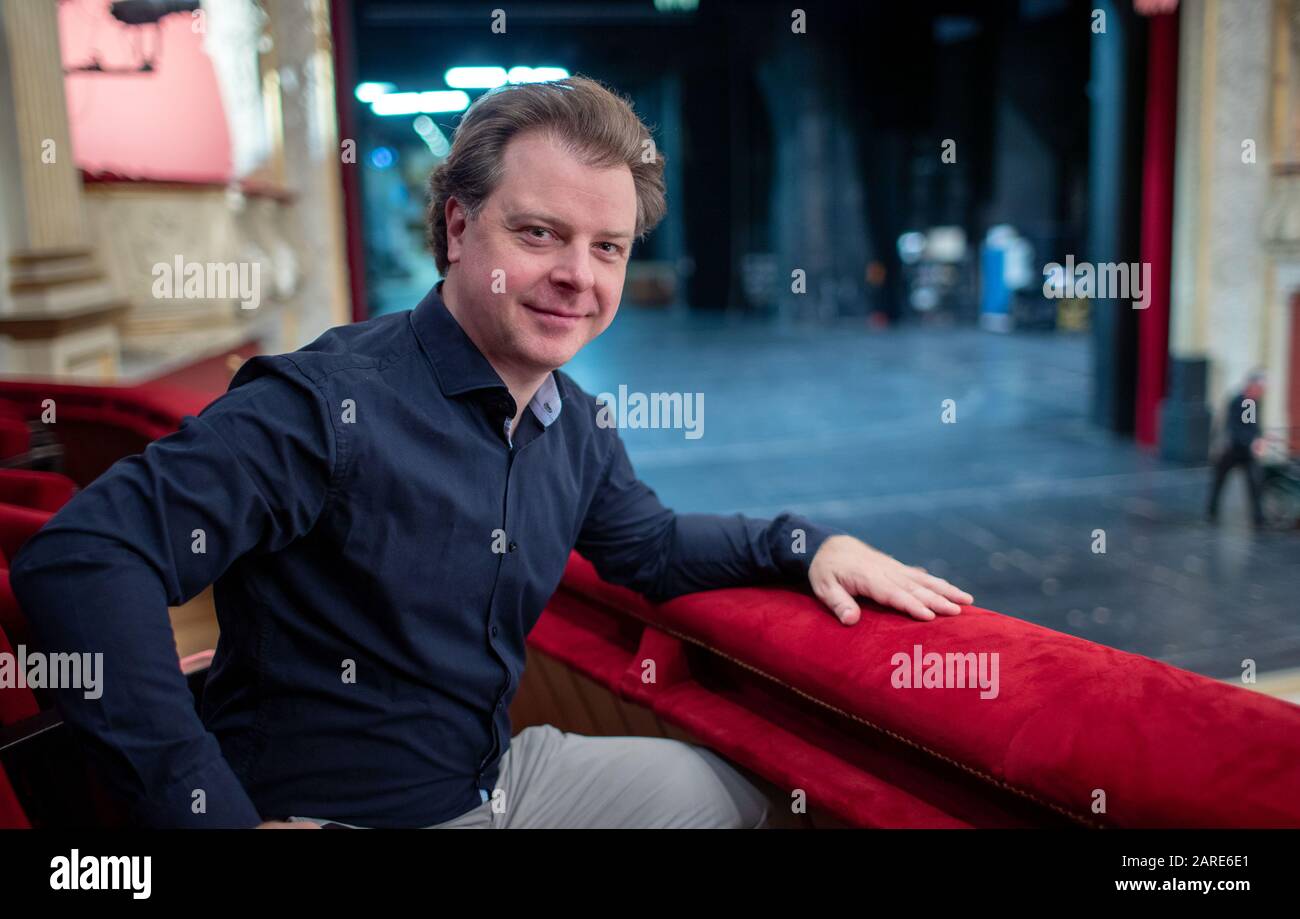 Mecklenburg staatstheater schwerin -Fotos und -Bildmaterial in hoher ...