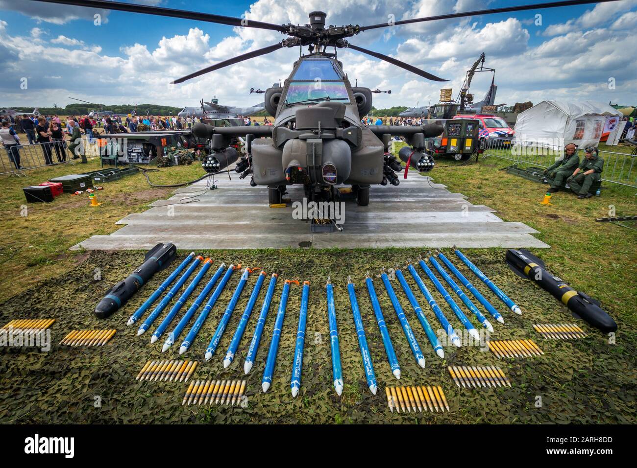 Eine ah 64 apache bewaffnung -Fotos und -Bildmaterial in hoher ...