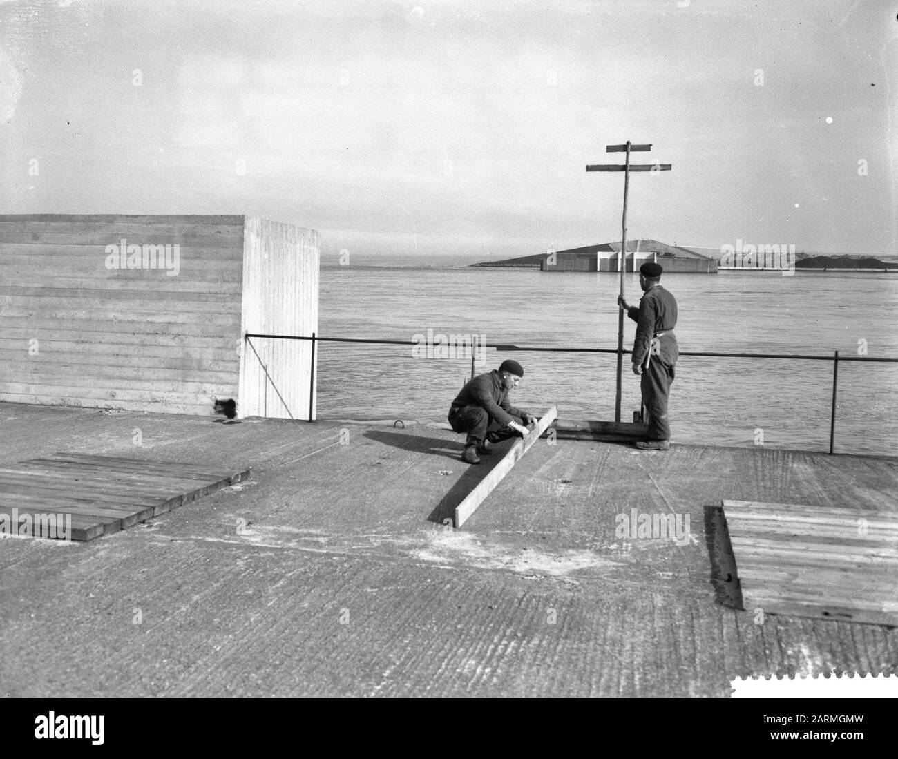 Zwei caissons -Fotos und -Bildmaterial in hoher Auflösung – Alamy