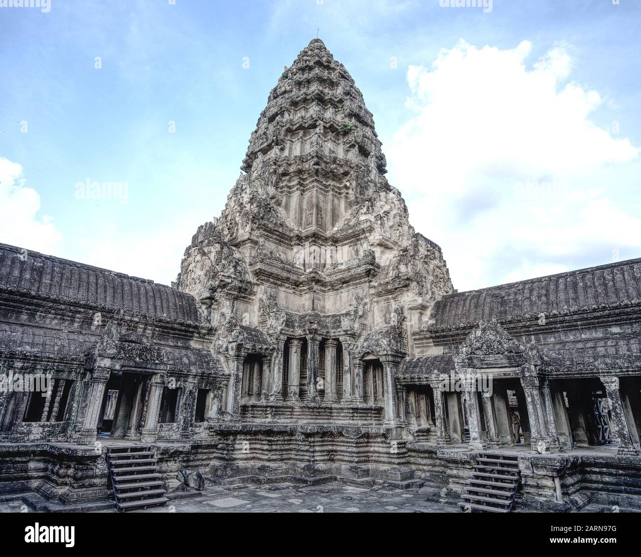 Zentraler Turm des Tempels Angkor Wat, der den Berg Meru darstellt, die ...
