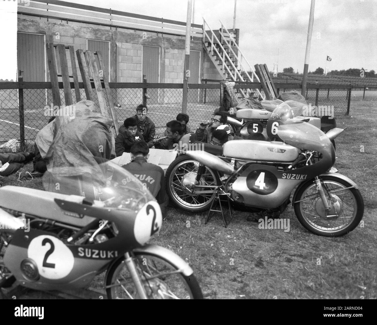 Suzuki stall -Fotos und -Bildmaterial in hoher Auflösung – Alamy