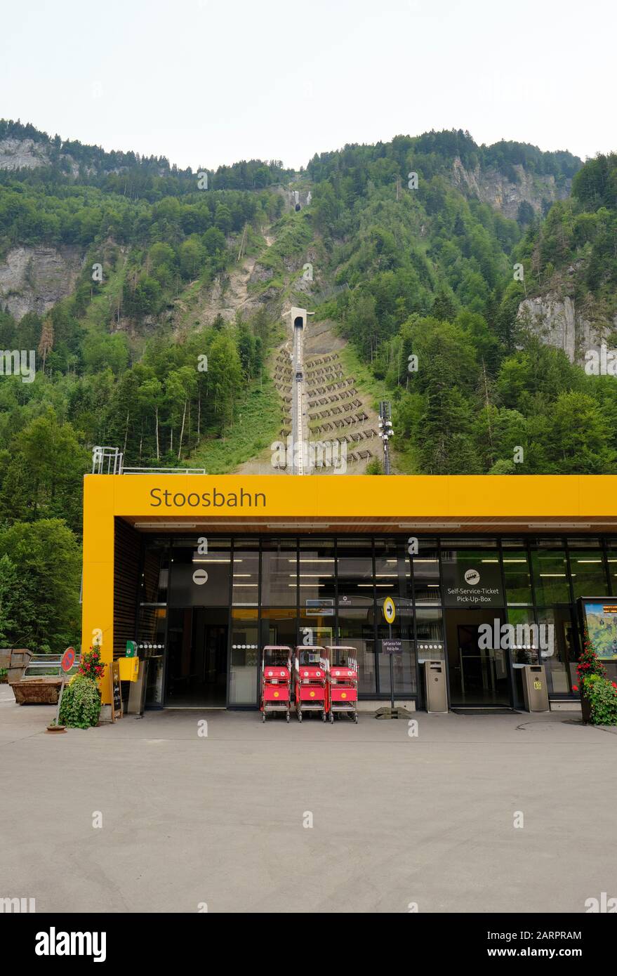 Standseilbahn Stoos die steilste Standseilbahn der Welt in Morschach ...