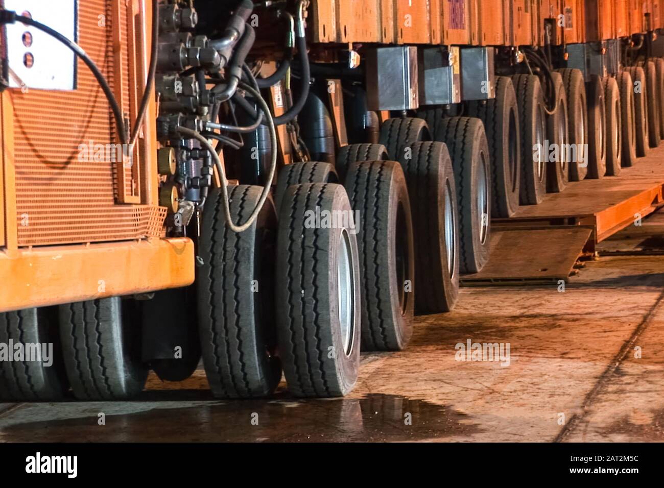 Halb lkw waschen Stockfotos und -bilder Kaufen - Alamy