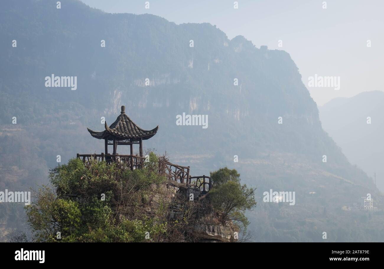Schluchten von xiling -Fotos und -Bildmaterial in hoher Auflösung – Alamy