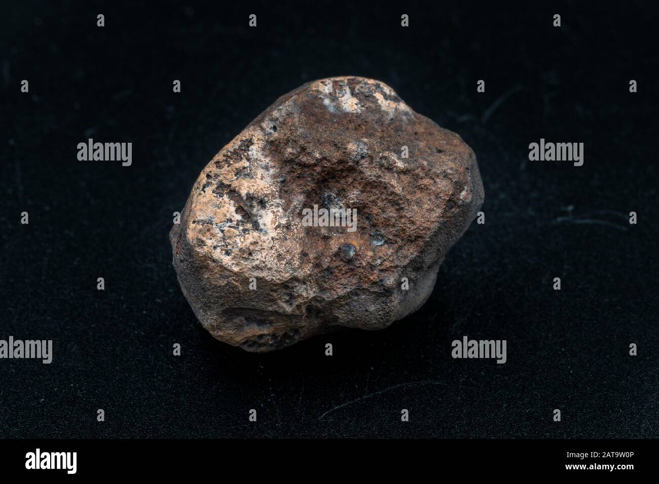 Chondrit Meteorit L6W2 Typ isoliertes, Gesteinsstück, das während der ...