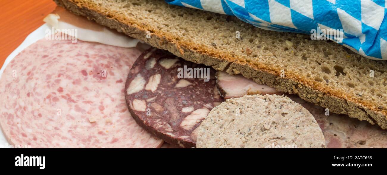 Bayerische brotzeit tisch -Fotos und -Bildmaterial in hoher Auflösung ...