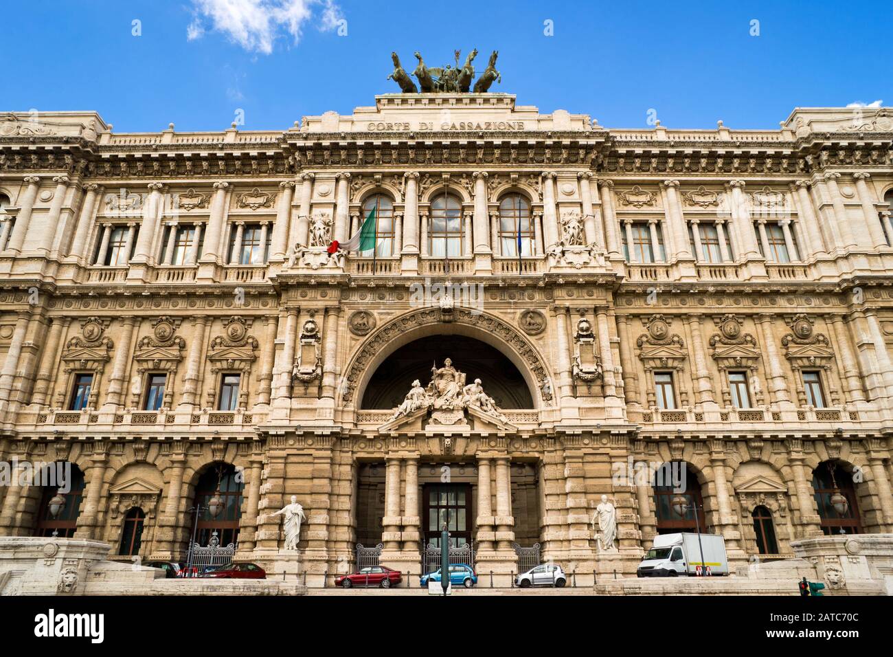 Palast der gerechtigkeit palazzo di giustizia -Fotos und -Bildmaterial ...