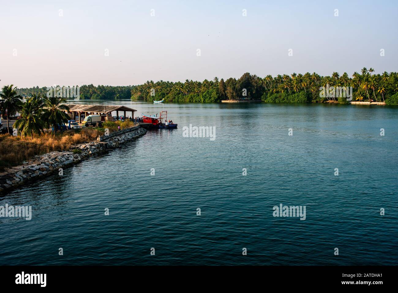 Kerala backwaters trivandrum -Fotos und -Bildmaterial in hoher ...
