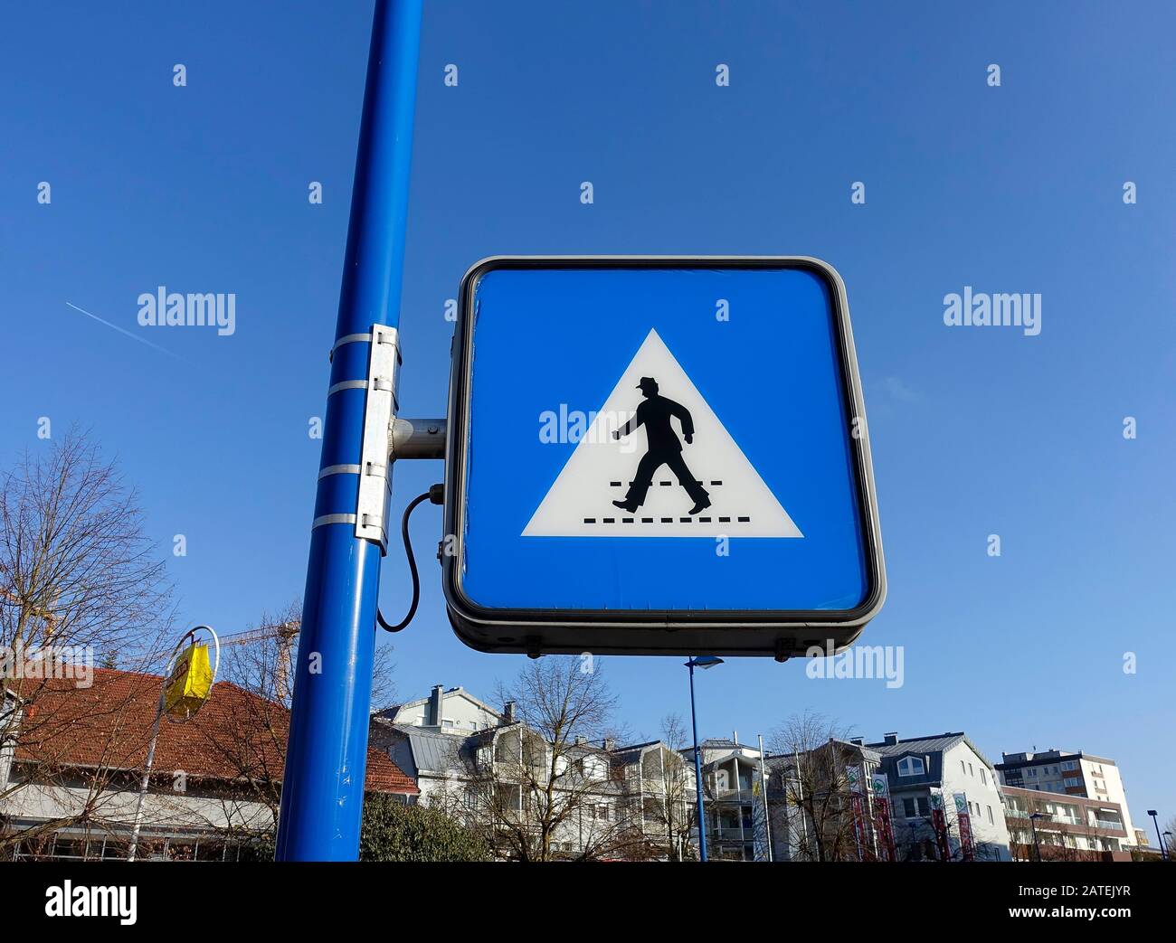 Austrian road sign traffic -Fotos und -Bildmaterial in hoher Auflösung ...