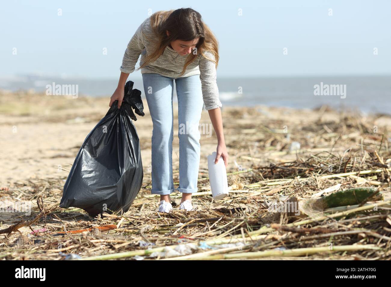 Strandstreu sammeln -Fotos und -Bildmaterial in hoher Auflösung – Alamy