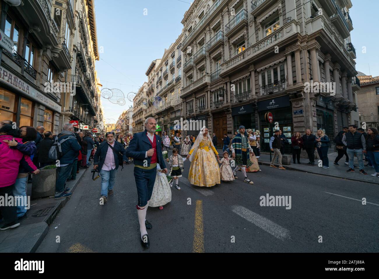 Fallas parade -Fotos und -Bildmaterial in hoher Auflösung – Alamy