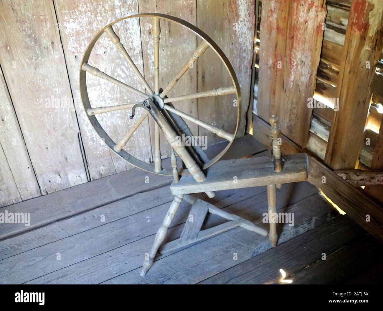Altes spinnrad -Fotos und -Bildmaterial in hoher Auflösung – Alamy