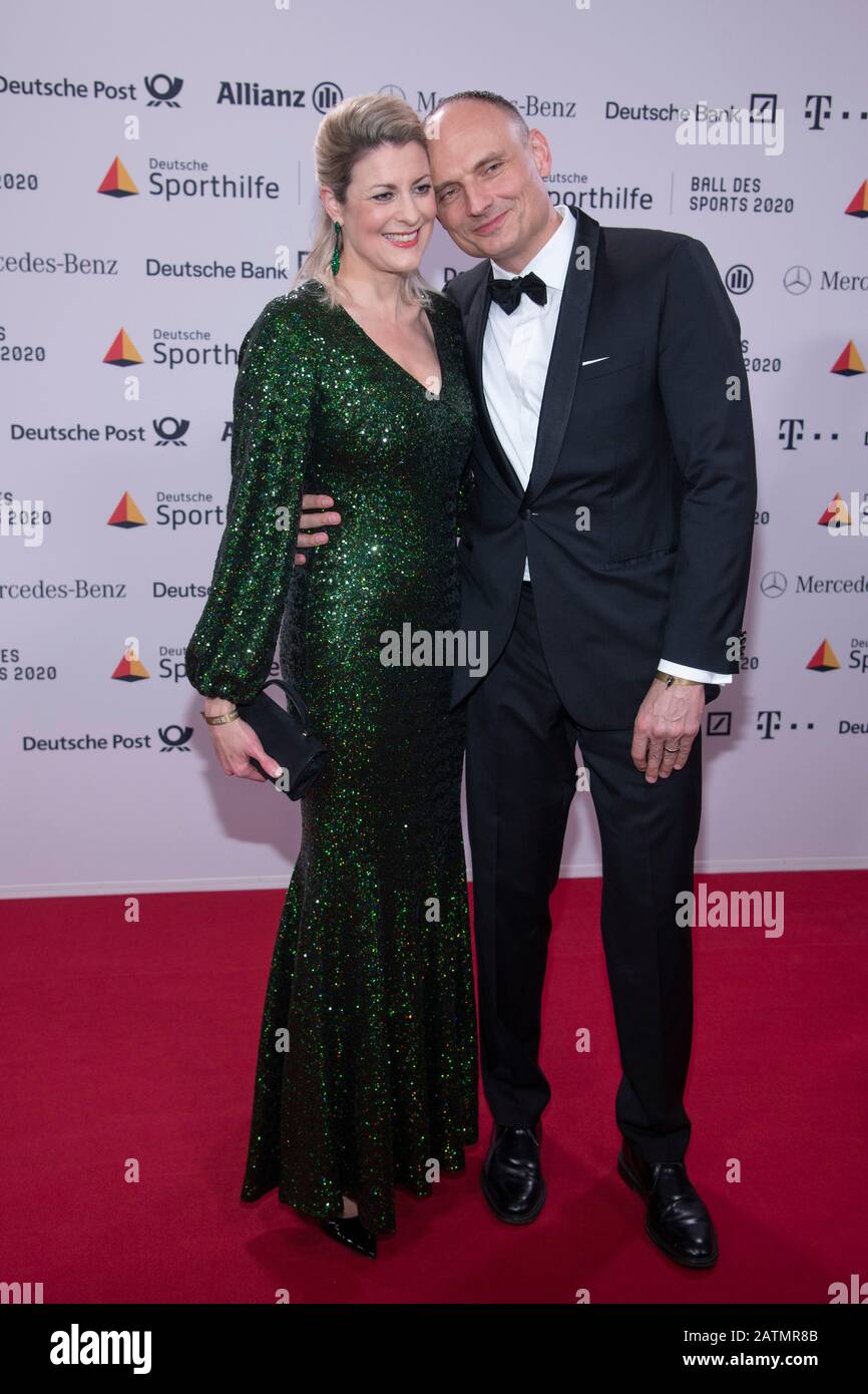 Wiesbaden, Deutschland. Februar 2020. Christina RINGER, Moderatorin ...