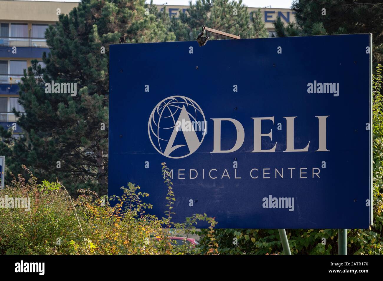 Adeli medical center -Fotos und -Bildmaterial in hoher Auflösung – Alamy