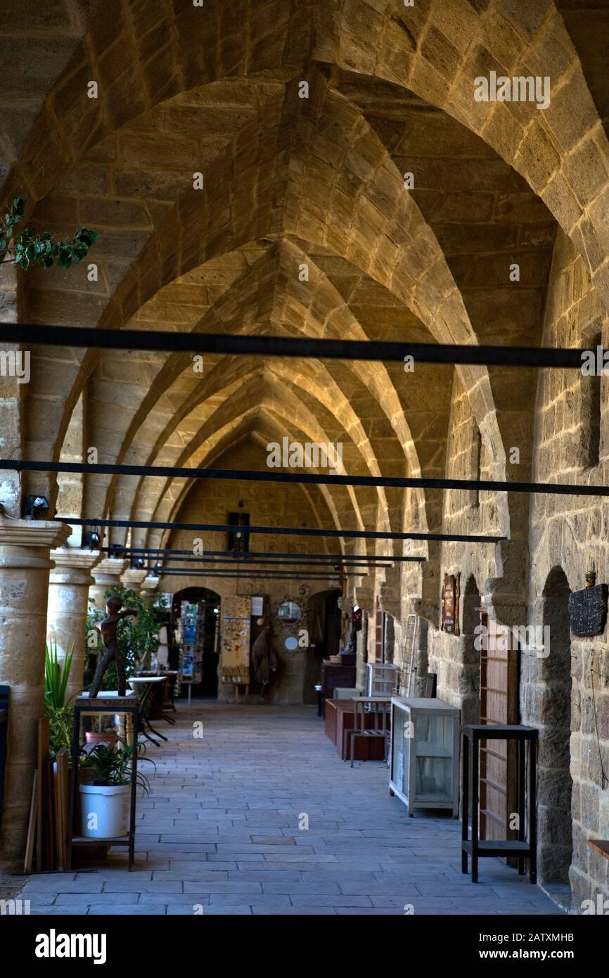Galerie im ersten Stock des Büyük Han aus dem 16. Jahrhundert, die ...