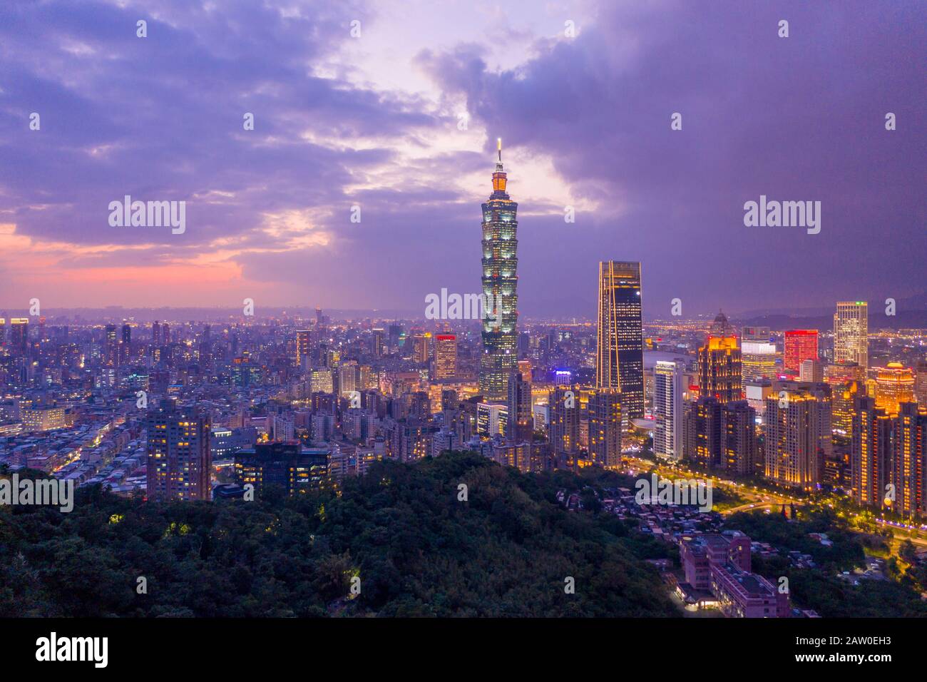 Taipei City Skyline Stockfotos und -bilder Kaufen - Alamy