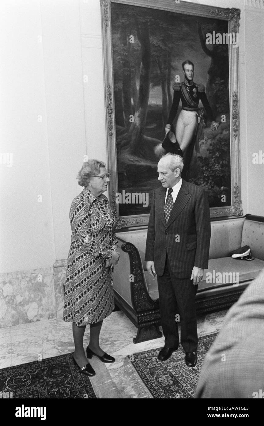 Königin Juliana empfängt den jugoslawischen Außenminister Milos Minic ...