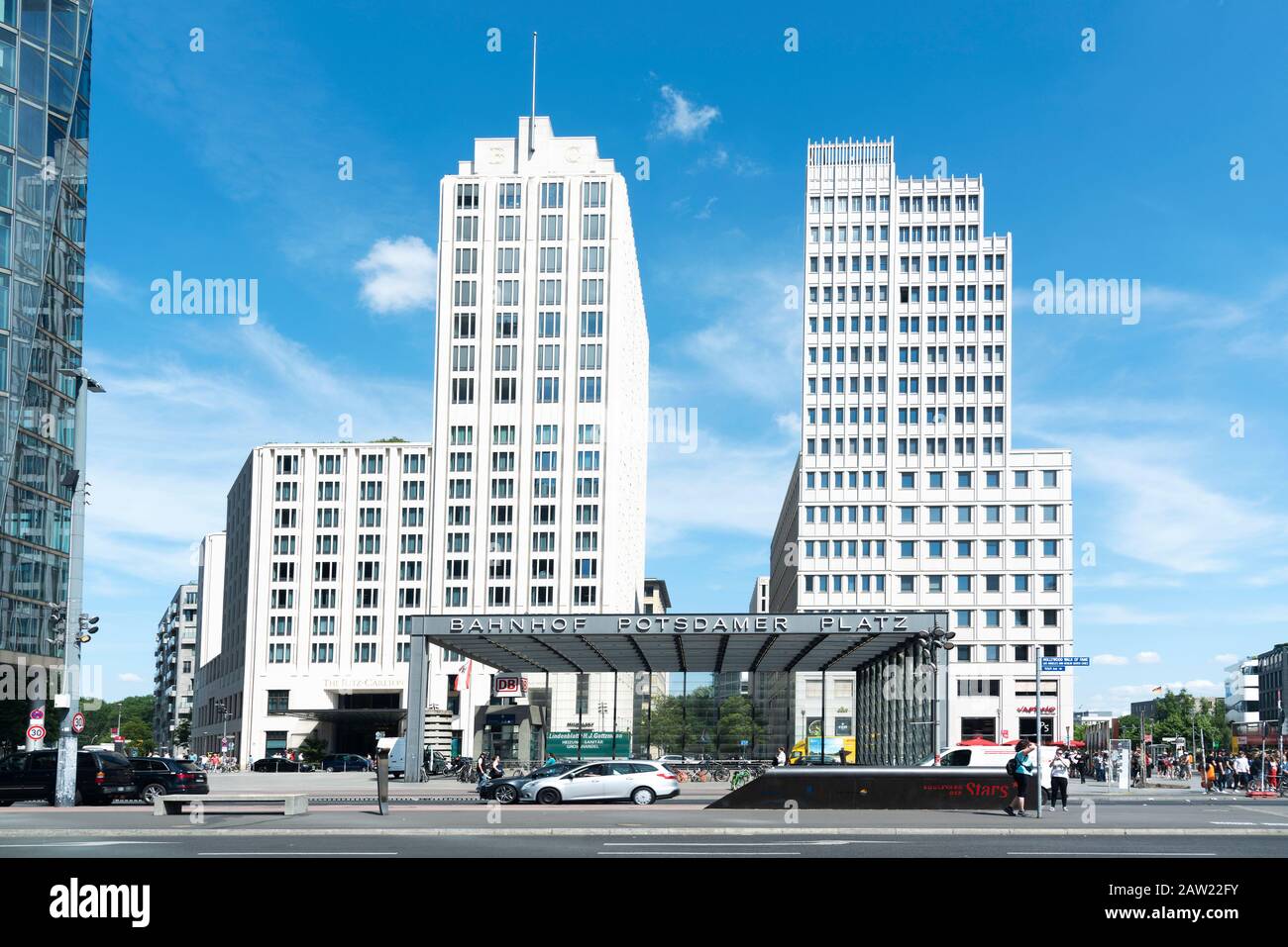 Bahnhof potsdamer platz -Fotos und -Bildmaterial in hoher Auflösung – Alamy