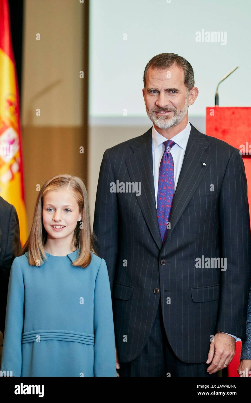 König Felipe VI. Von Spanien und Prinzessin Leonor von Spanien sind an ... König Felipe VI. Von Spanien und Prinzessin Leonor von Spanien sind an ...