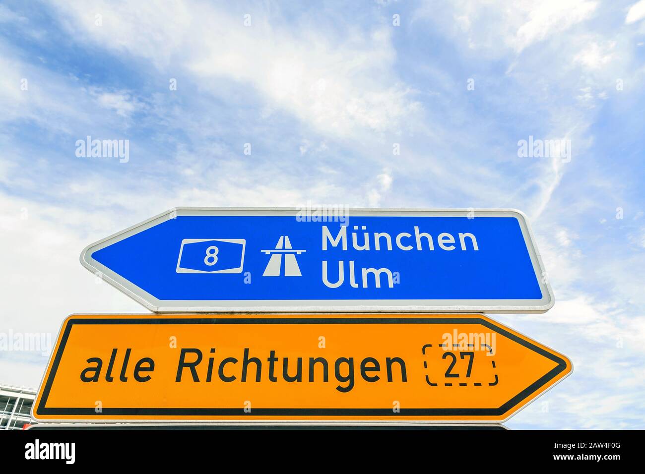 Schilder In Alle Richtungen Stockfotos und -bilder Kaufen - Alamy