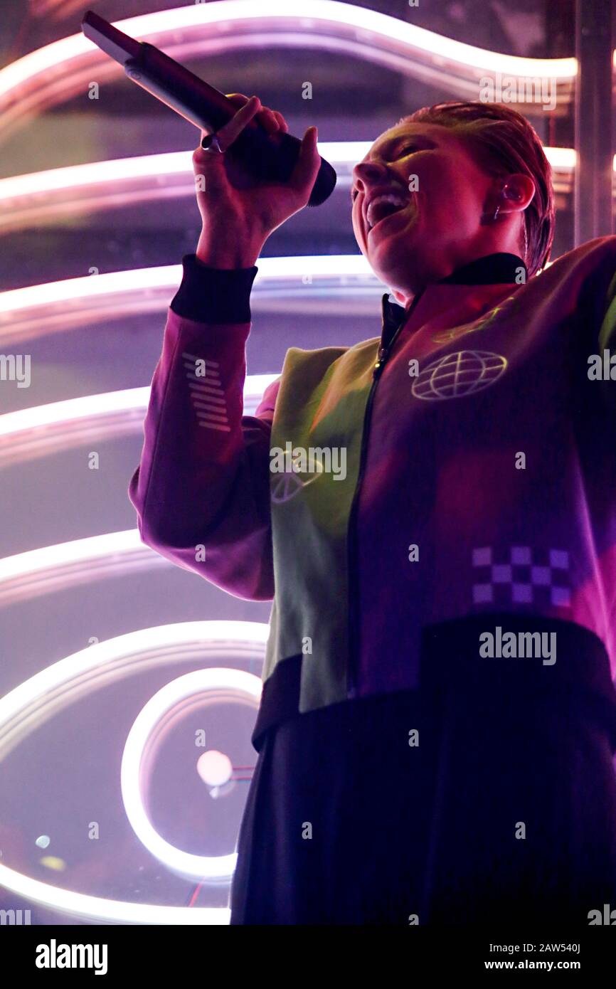 La roux singer -Fotos und -Bildmaterial in hoher Auflösung – Alamy