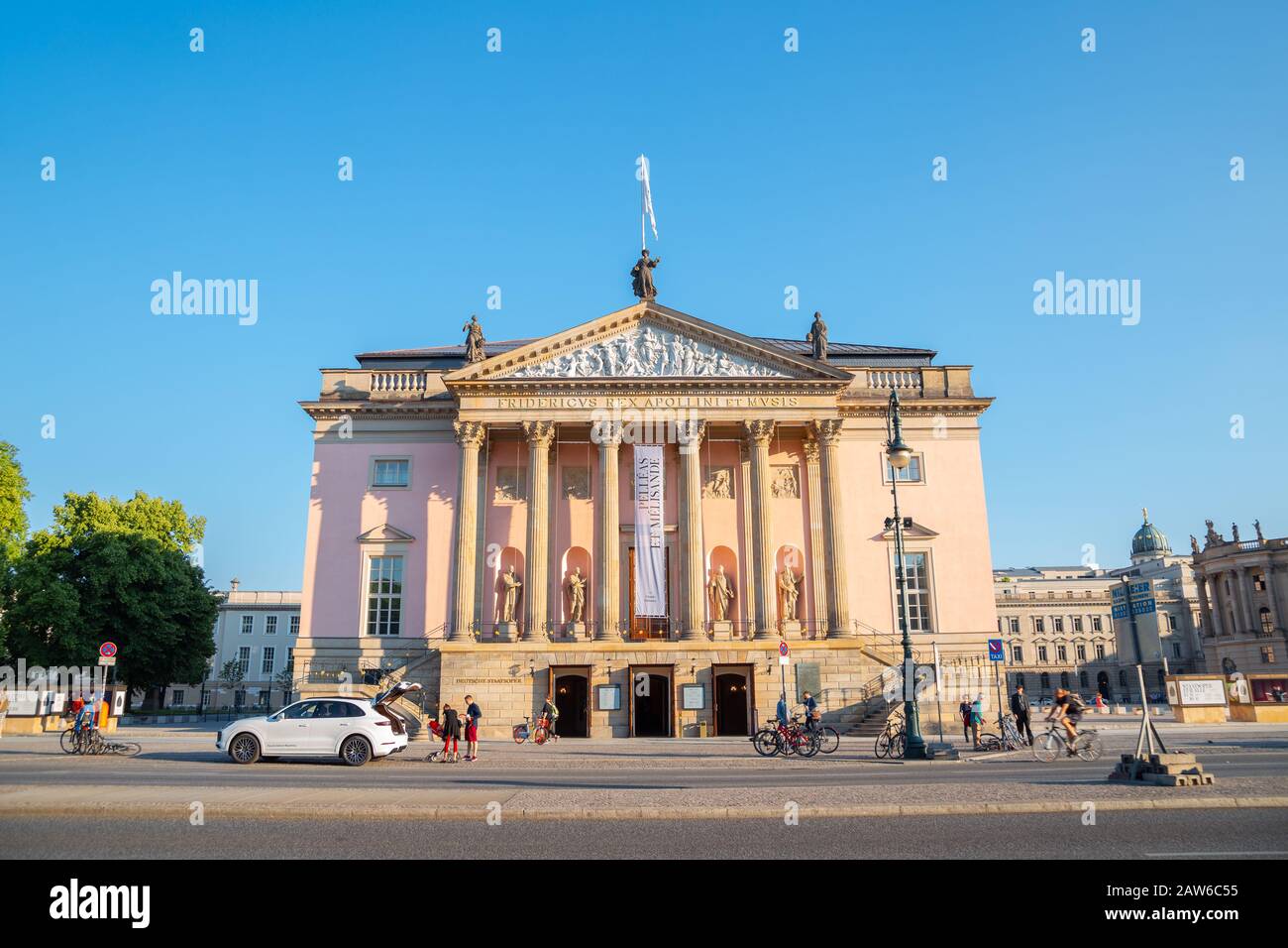 Staatsoper berlin -Fotos und -Bildmaterial in hoher Auflösung - Seite 3 ...
