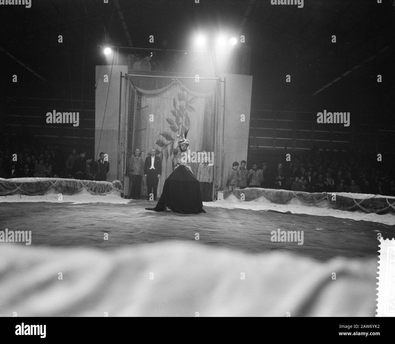 Circus performance clown popov -Fotos und -Bildmaterial in hoher ...