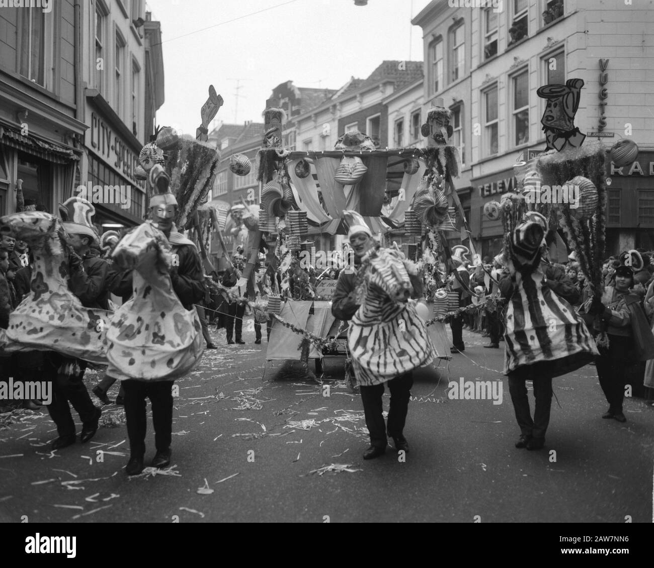 Oeteldonk feiert karneval -Fotos und -Bildmaterial in hoher Auflösung ...