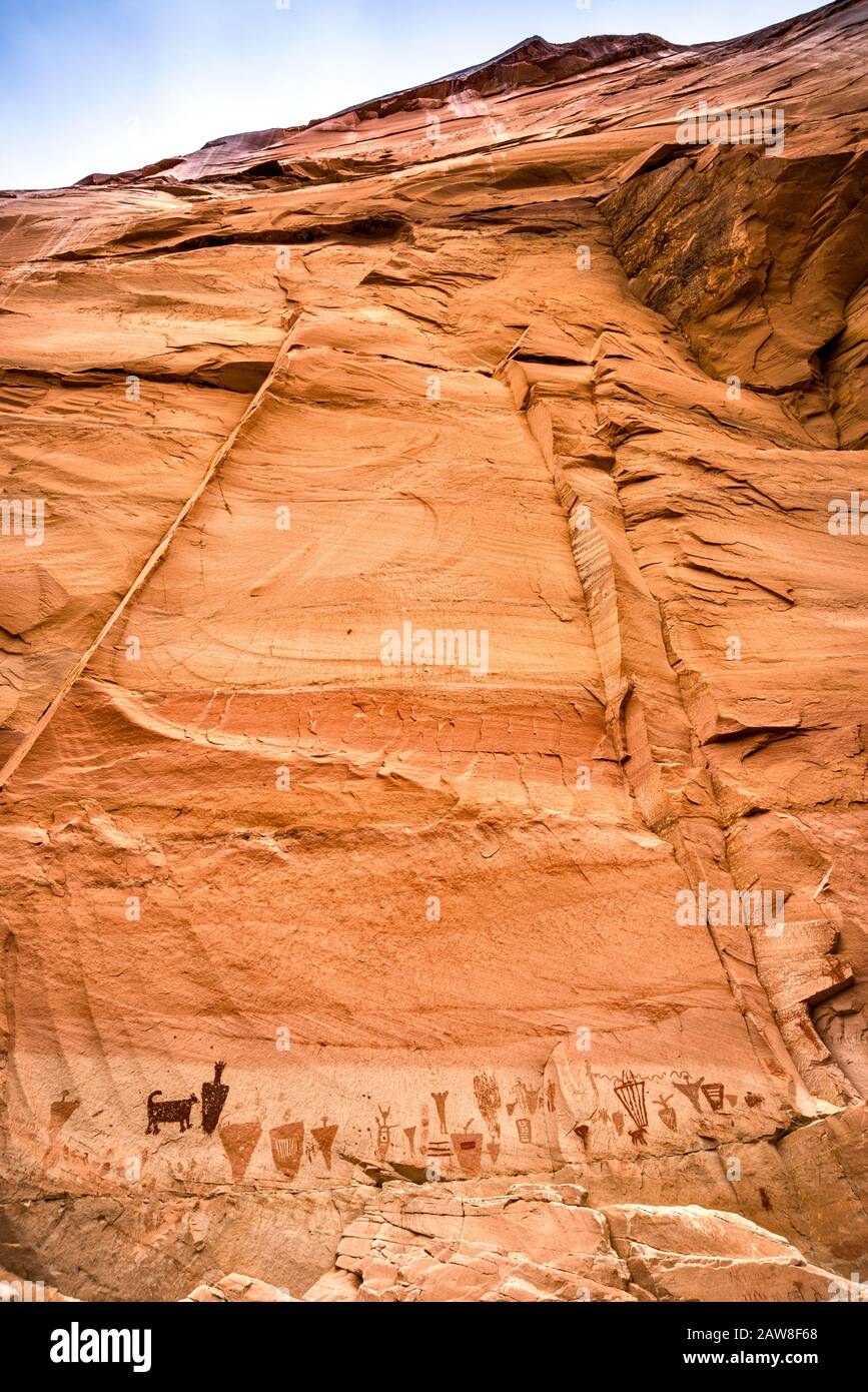 Barrier Canyon Style Piktogramme am Horseshoe Shelter, Horseshoe Canyon ...