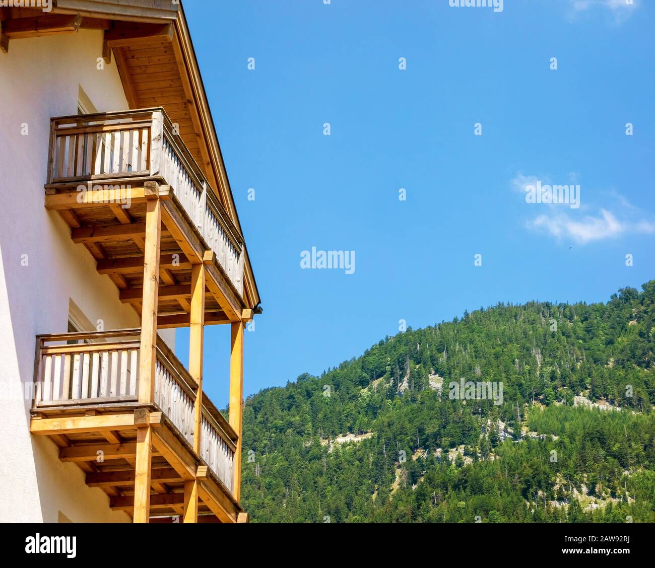 Schweiz ferienhaus balkon -Fotos und -Bildmaterial in hoher Auflösung ...