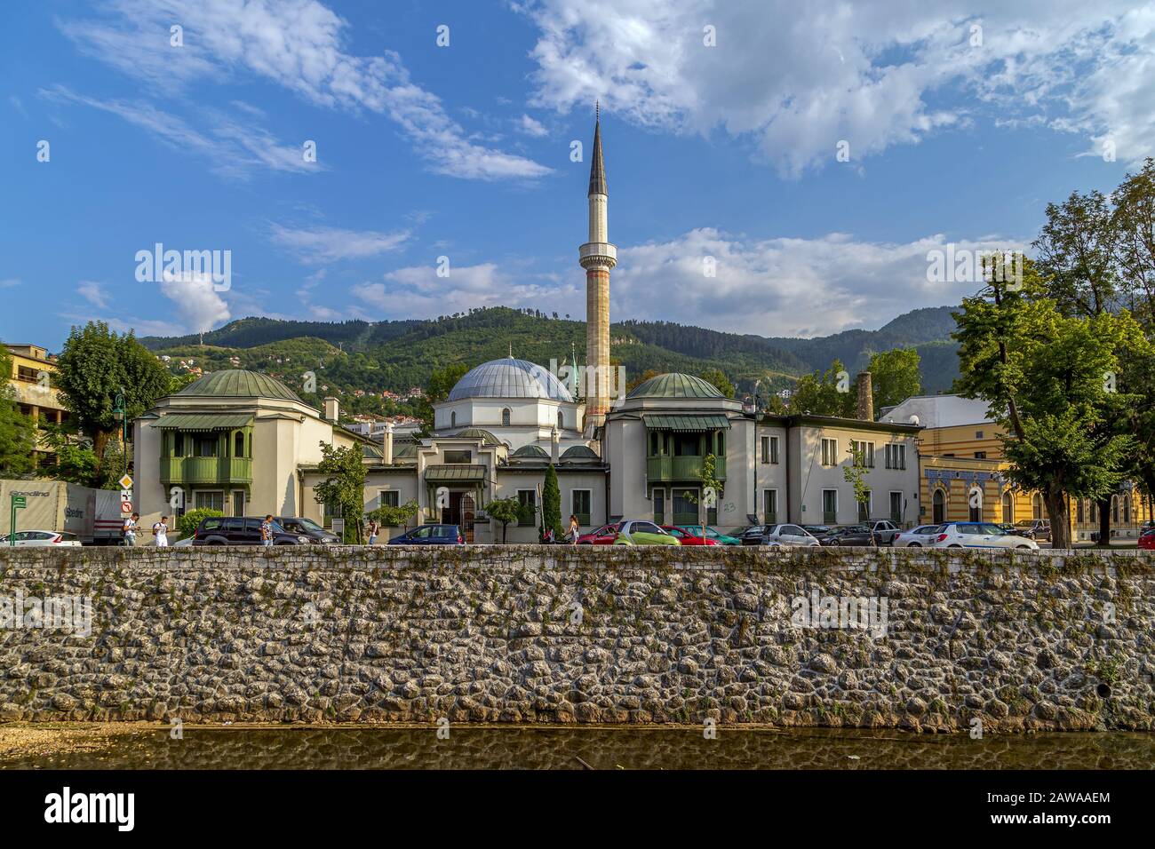 Die Kaisermoschee am Ufer des Flusses Milyacka. Die älteste Moschee in ...