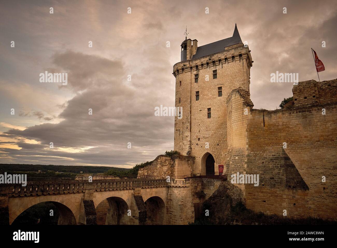 Festung royale chinon -Fotos und -Bildmaterial in hoher Auflösung – Alamy