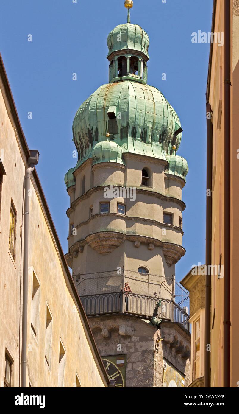 Innsbruck city tower -Fotos und -Bildmaterial in hoher Auflösung – Alamy