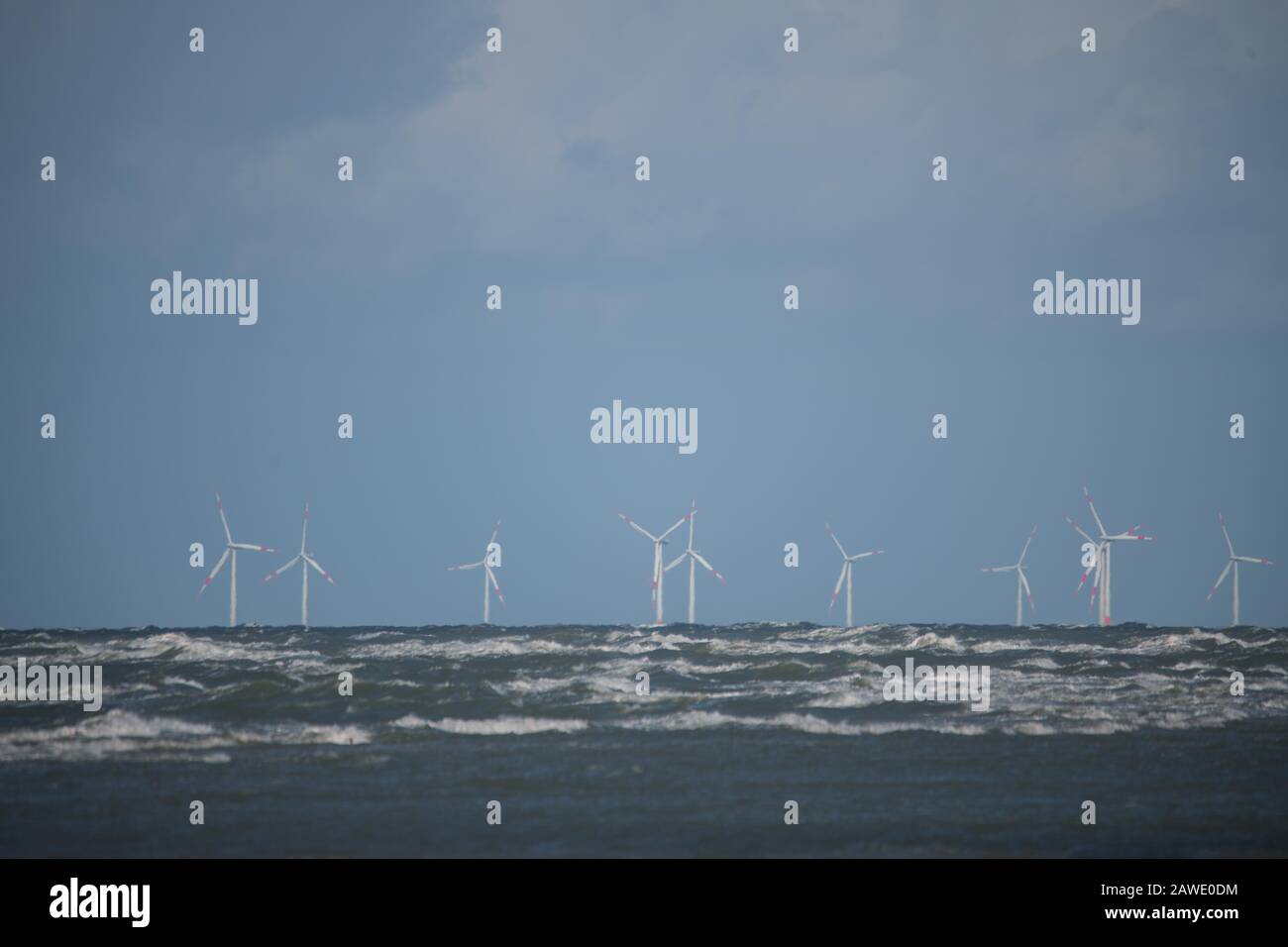Offshore wind park in baltic -Fotos und -Bildmaterial in hoher ...
