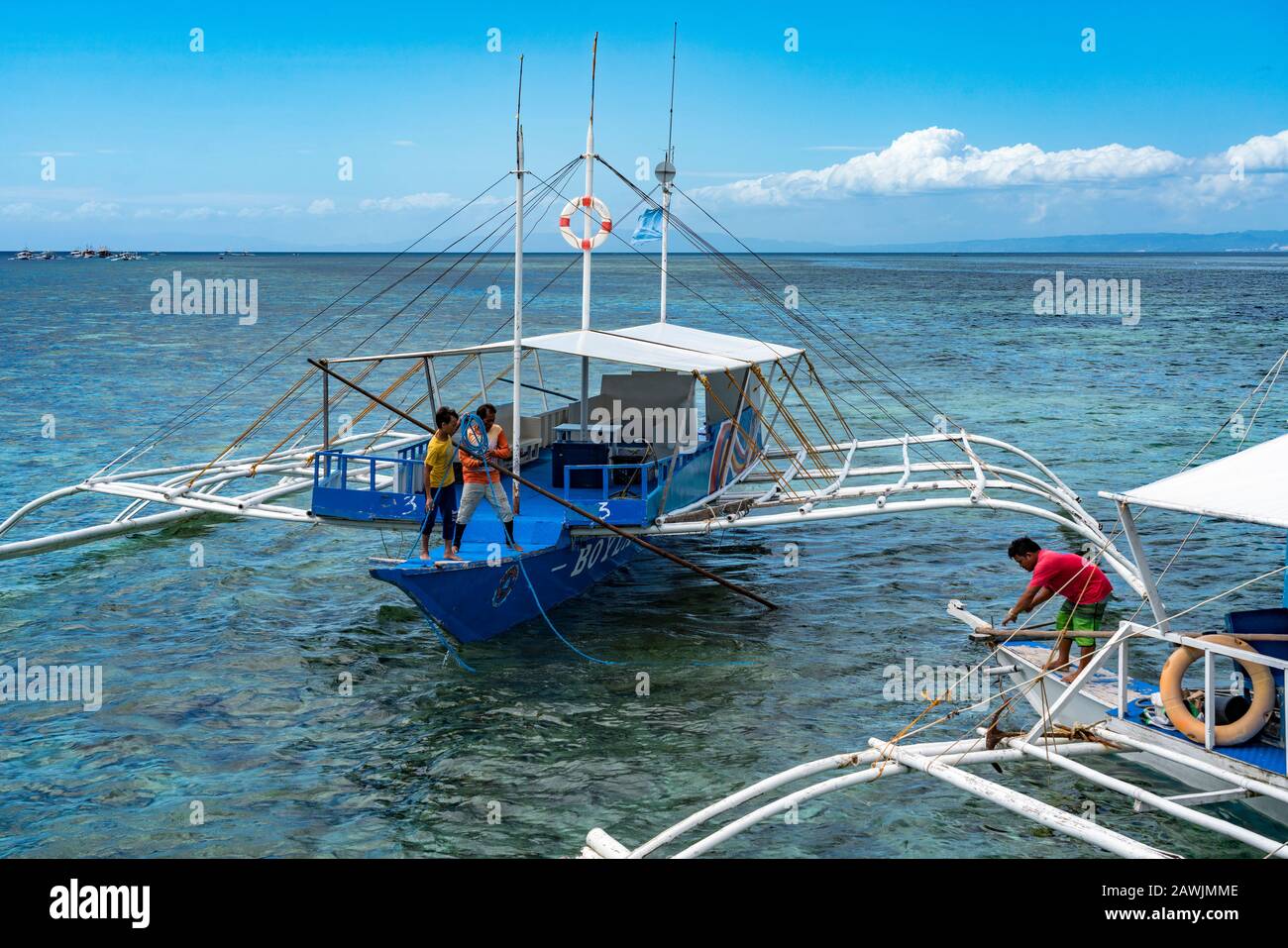 Blaues wasser sumilon -Fotos und -Bildmaterial in hoher Auflösung – Alamy