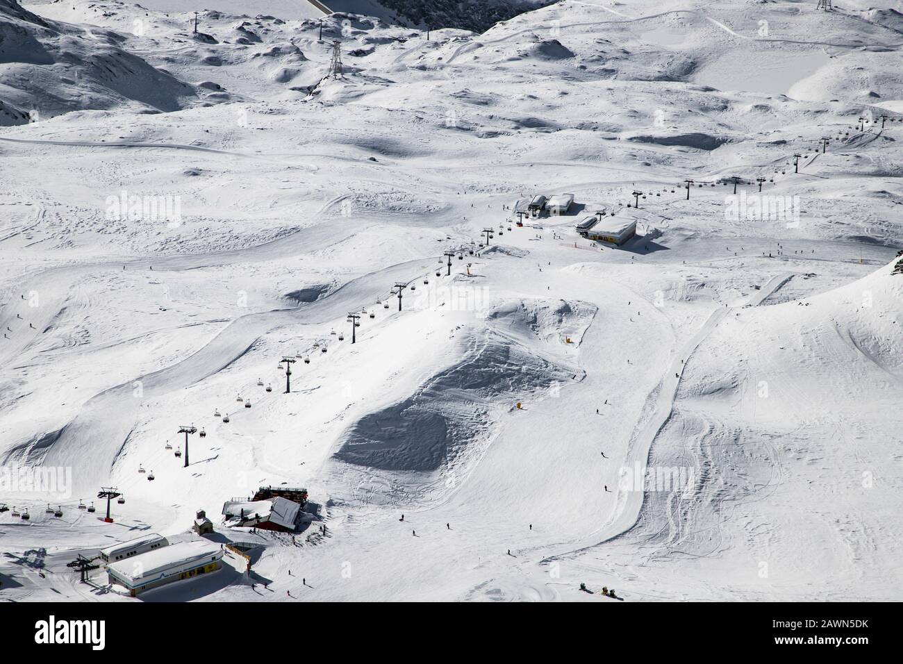 Voralpen und schweizer alpen -Fotos und -Bildmaterial in hoher ...