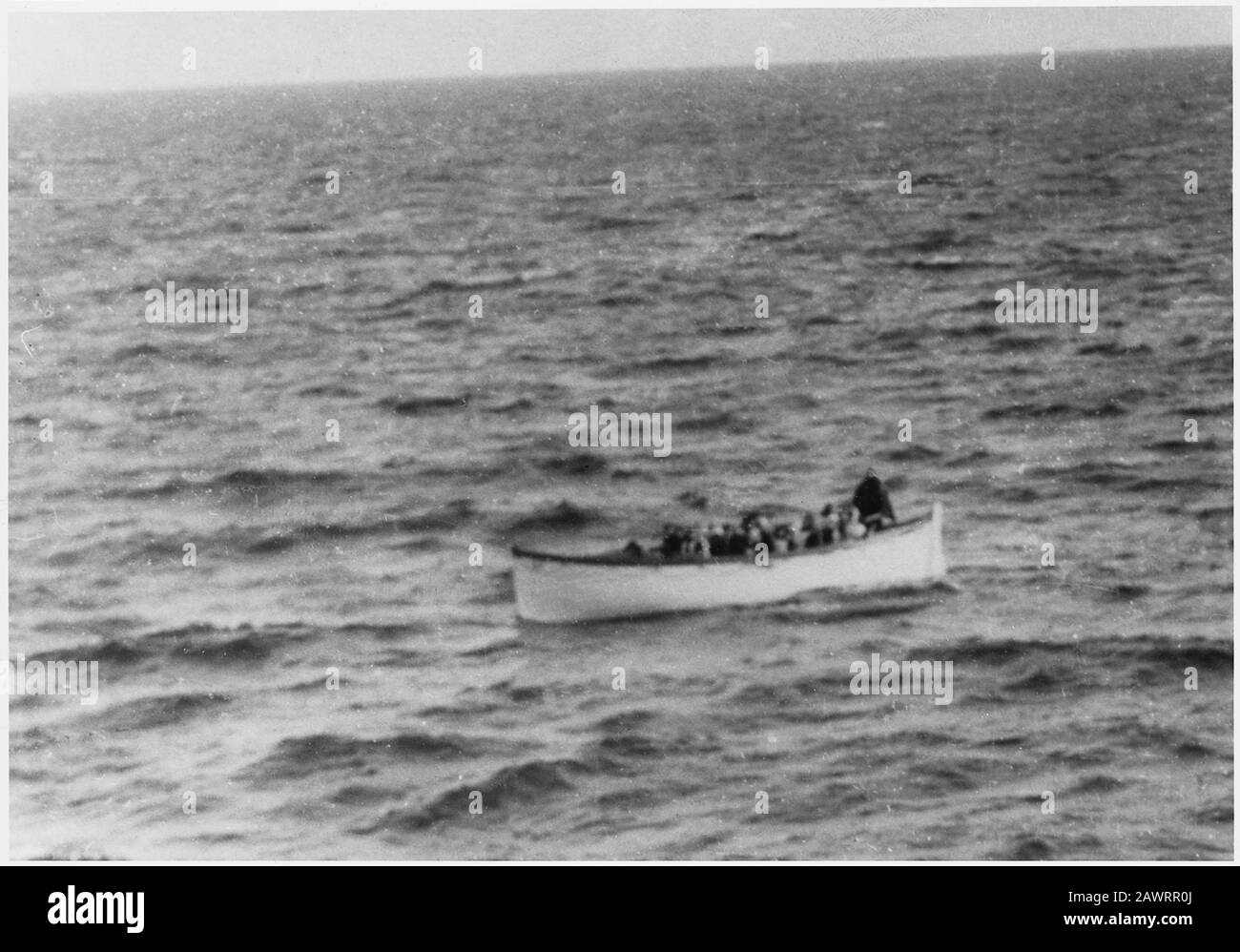 1912, 15. april: Die britische Ozeanlinerin RMS TITANIC . Das letzte ...